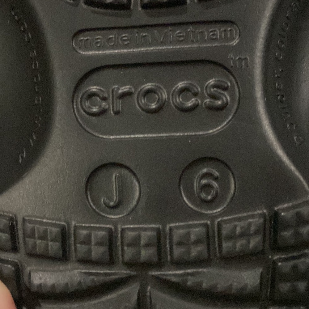 Crocs Classic Disney Mickey Mouse Clogs, Size J6 = W … - Gem